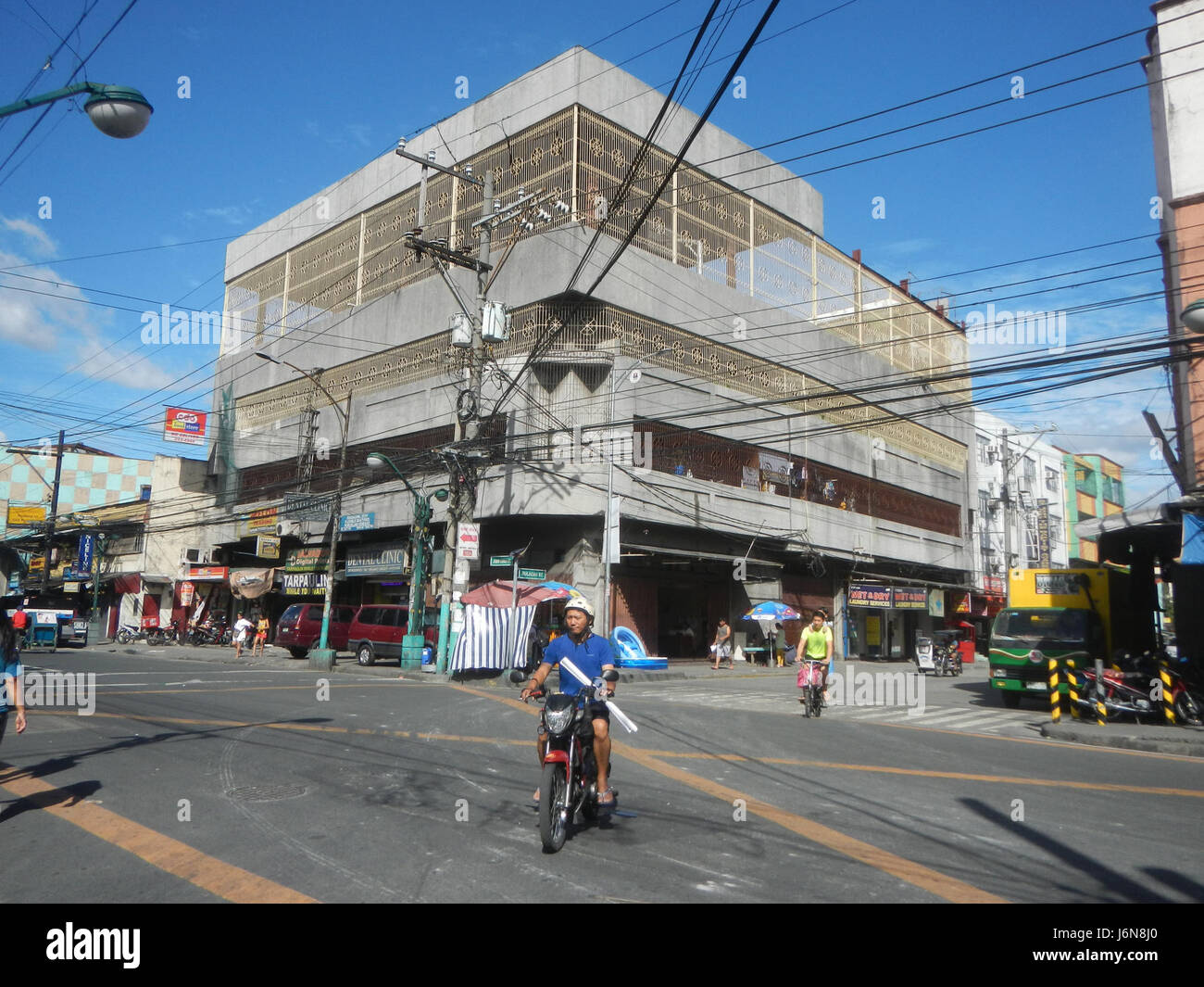 09582 San Roque Supermarket Bulacan Juan Luna Street Gagalangin Tondo, Manila 35 Stock Photo - Alamy