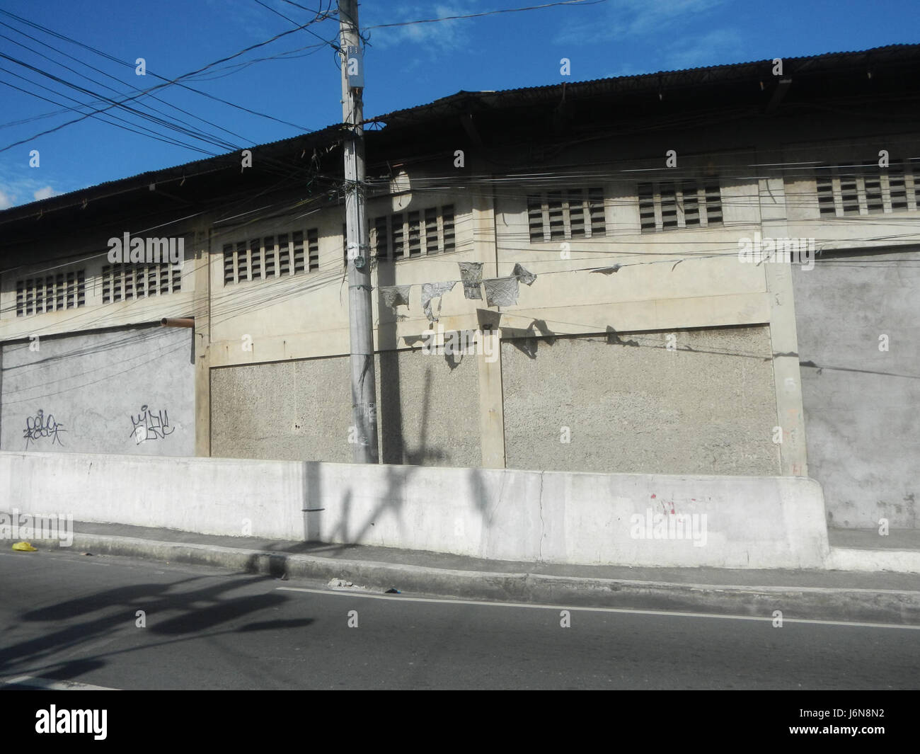 This image shows the Earnshaw Del Fierro Street Bridge and Balut ...