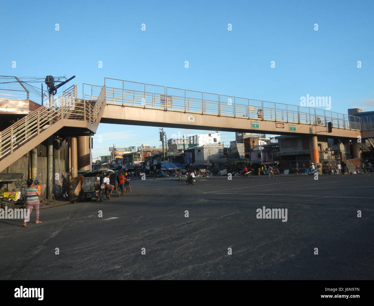 0670 Pedestrian footbridge Pier 18 C-2 Capulong Marcos Road Radial Road ...