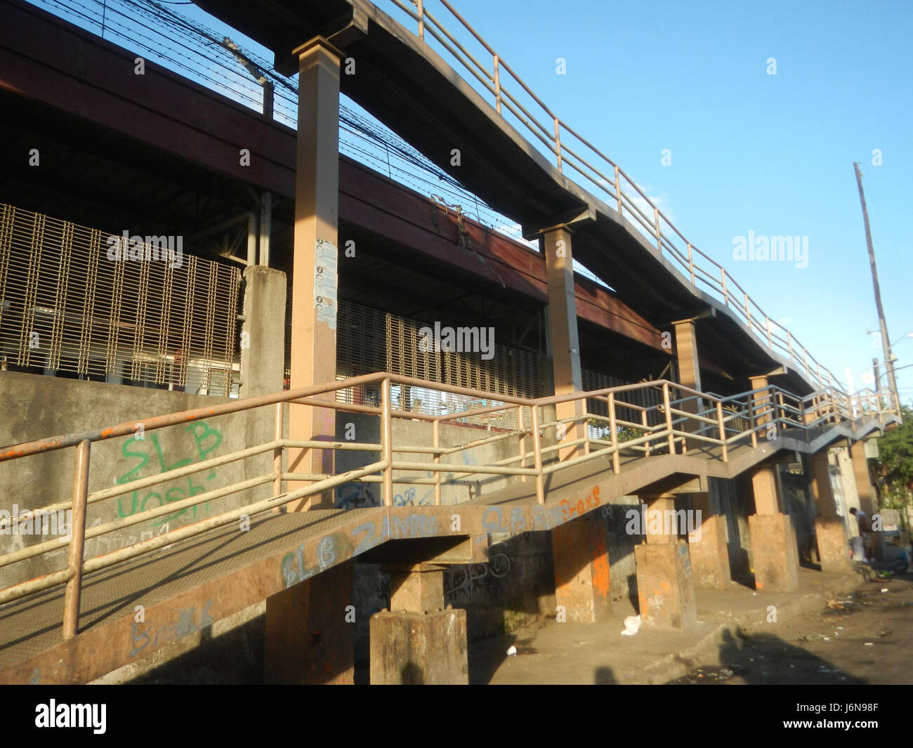 0715 Pedestrian footbridge C-2 Capulong Marcos Road Radial Road 24 ...