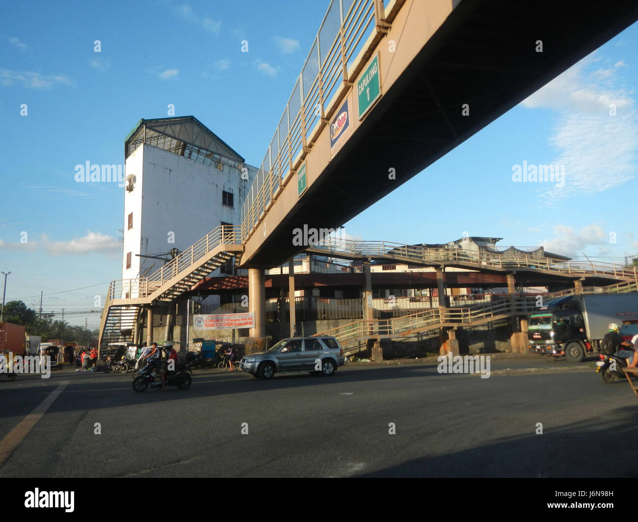 0715 Pedestrian footbridge C-2 Capulong Marcos Road Radial Road 26 ...