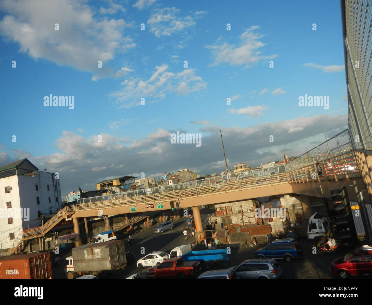 This title refers to a pedestrian footbridge in the Tondo area of ...