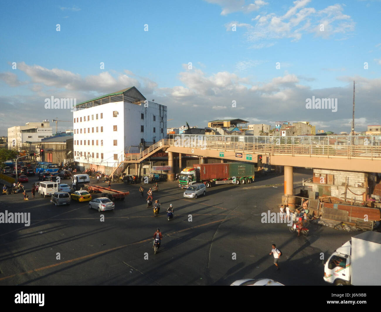 0761 Pedestrian footbridge C-2 Capulong Marcos Road Radial Road 47 ...