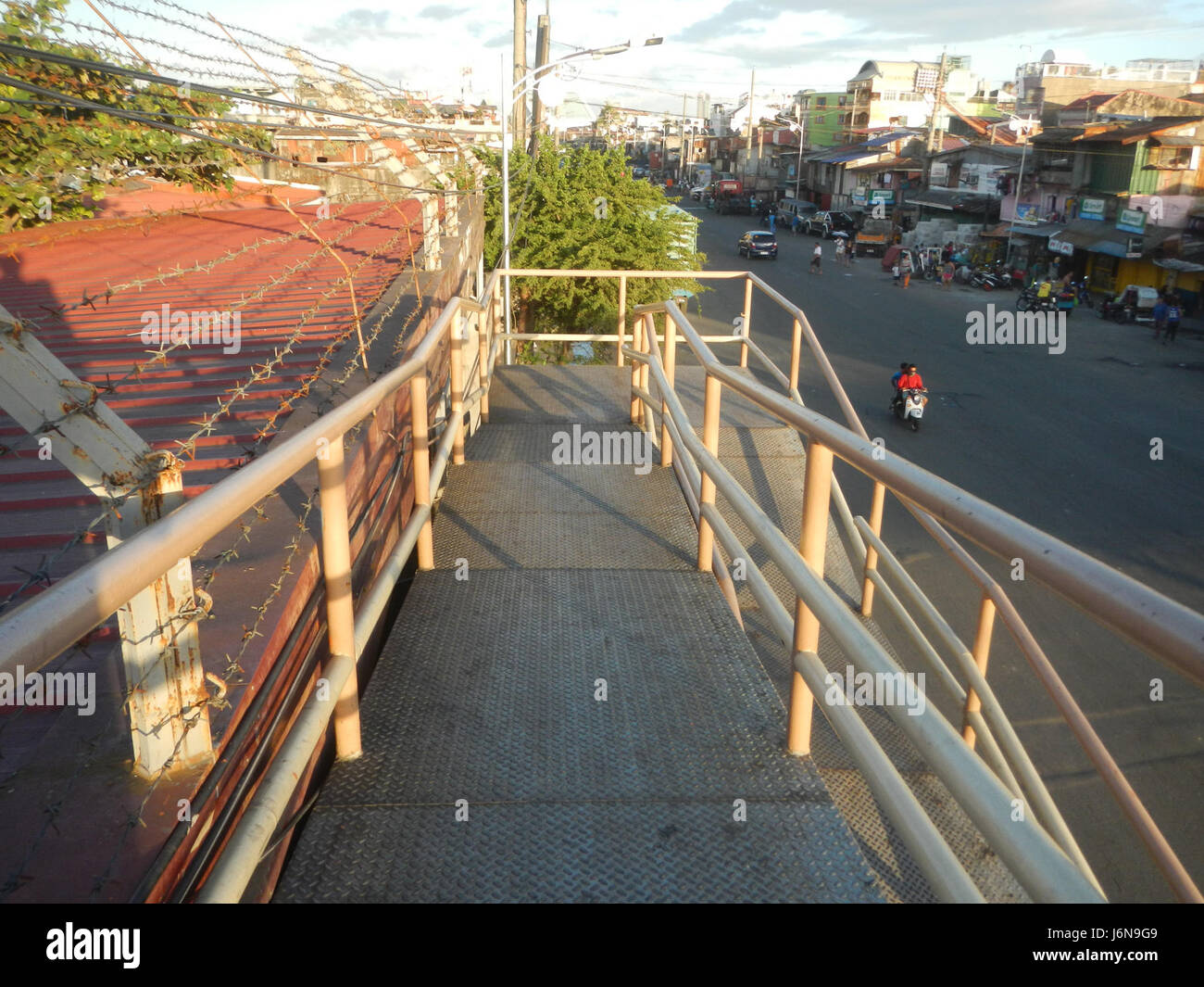 0889 Pedestrian footbridge C-2 Capulong Marcos Road Radial Road 39 ...