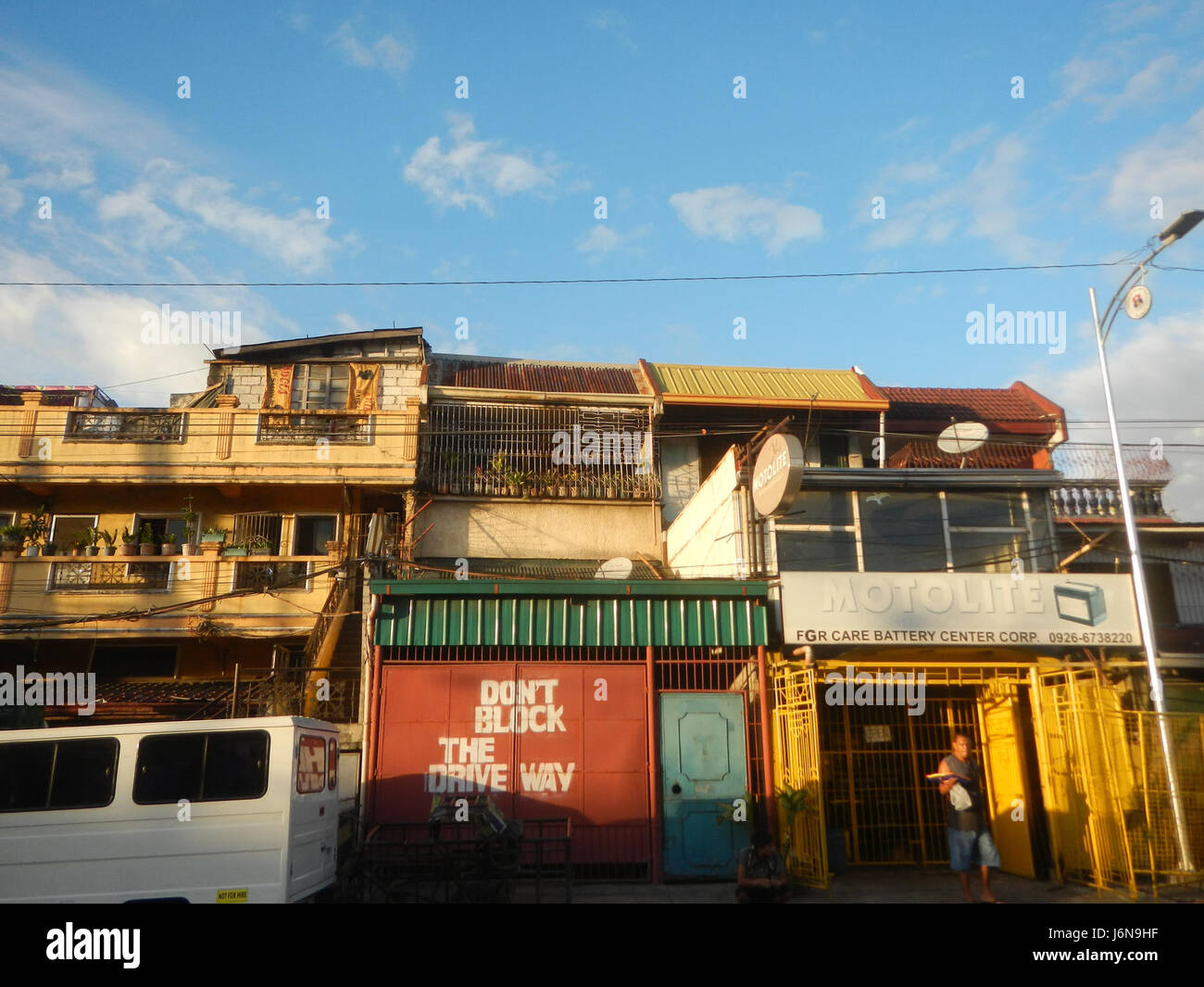 A description of the pedestrian footbridge C-20, located on Capulong ...