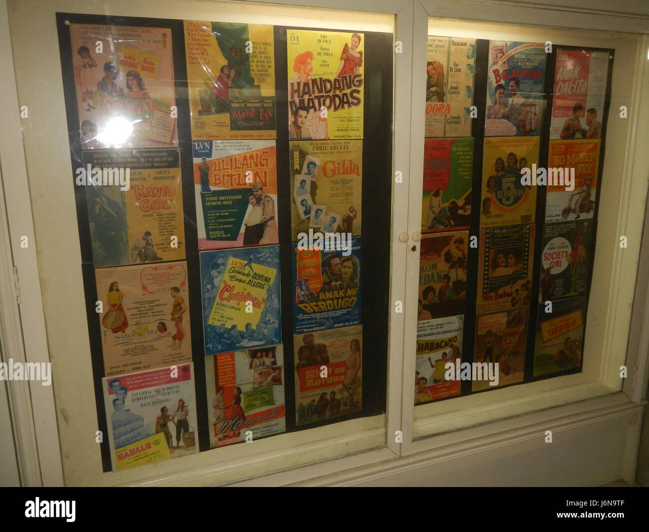 This refers to the Escolta Museum Exhibit Hall located in the Edificio ...