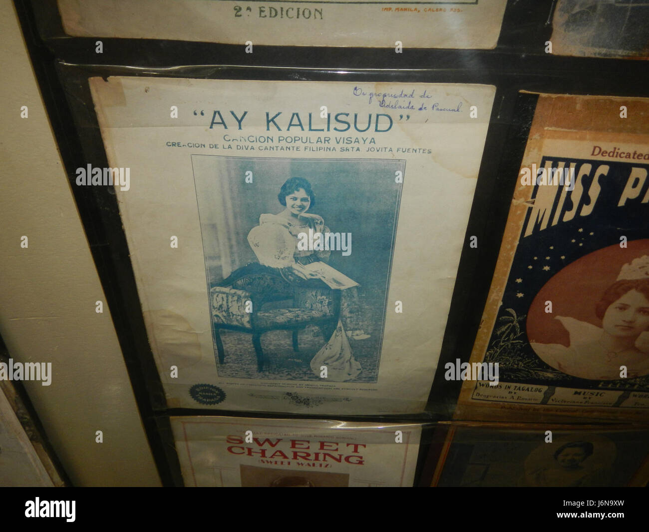 The Escolta Museum Exhibit Hall is located in the Edificio Calvo ...