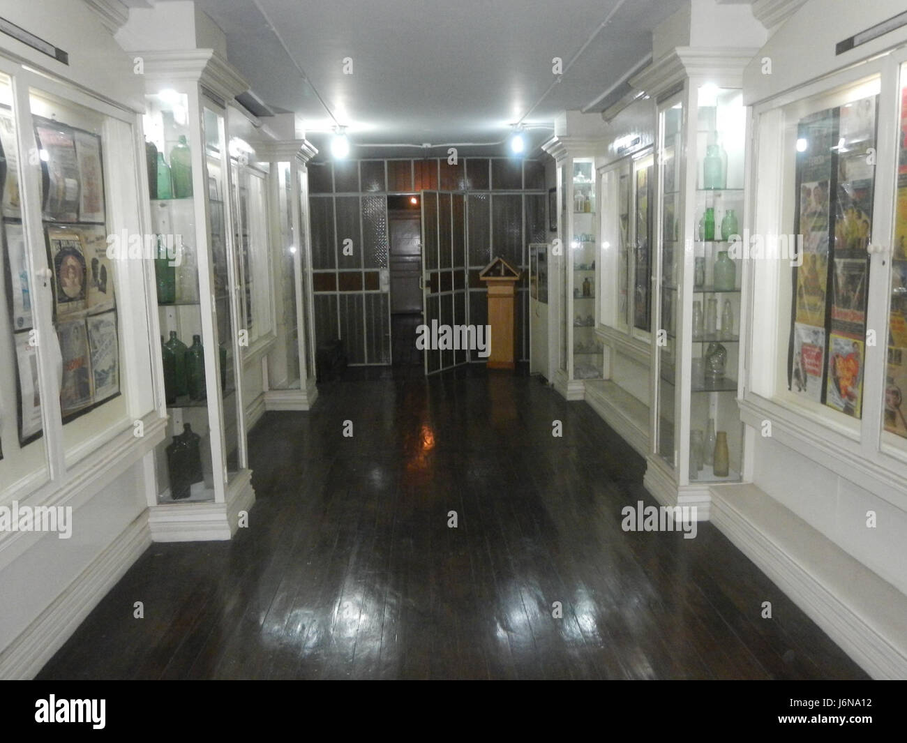 The Escolta Museum, located in the Edificio Calvo building in Binondo ...