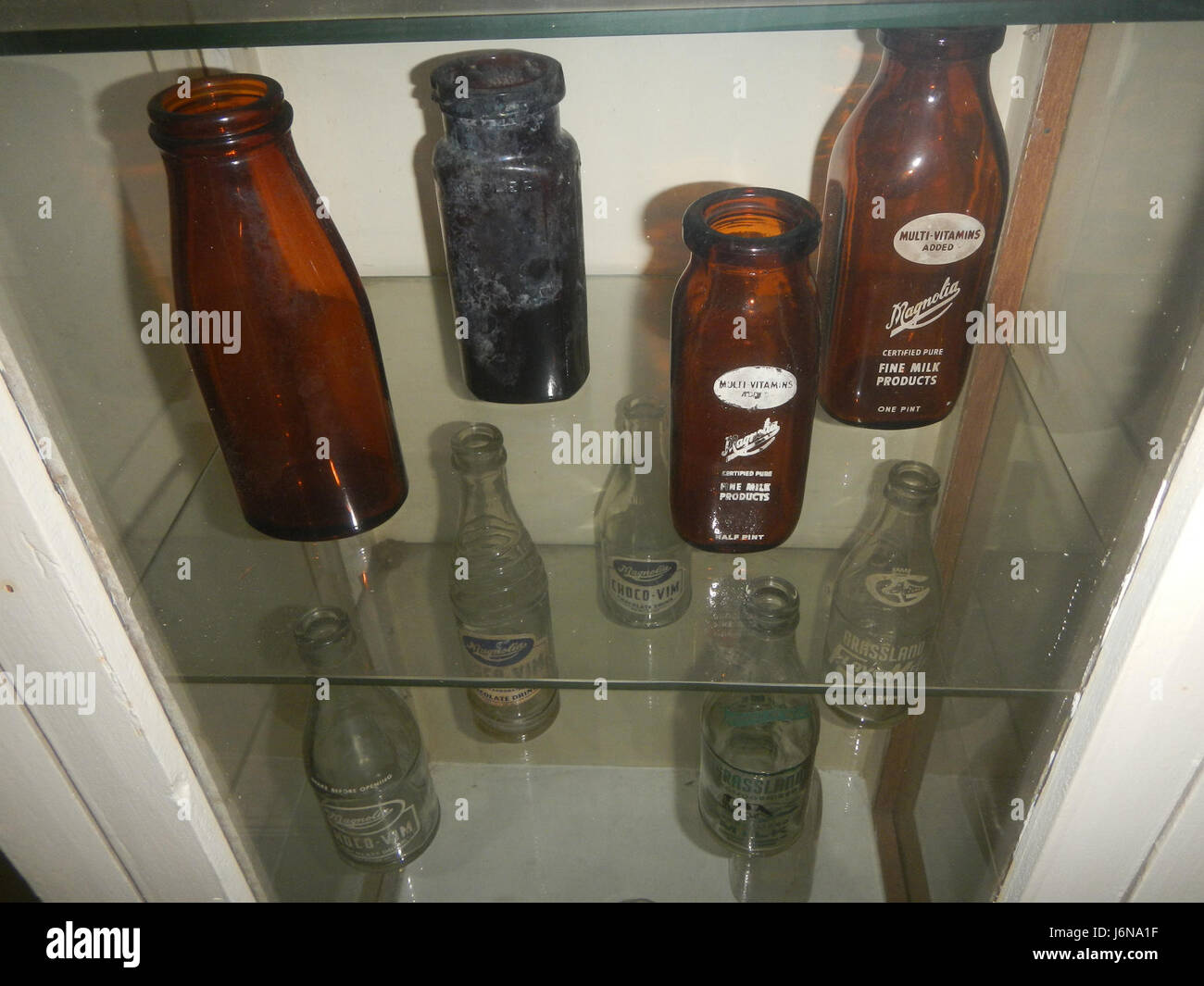 The Escolta Museum Exhibit Hall, located in the Edificio Calvo building ...