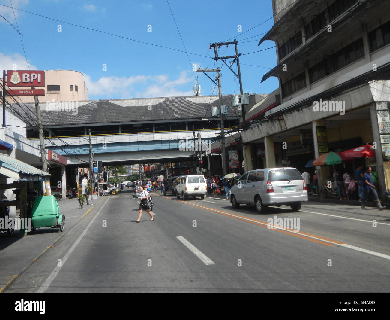 Tayuman Street in the Santa Cruz district of Tondo, Manila, Philippines ...