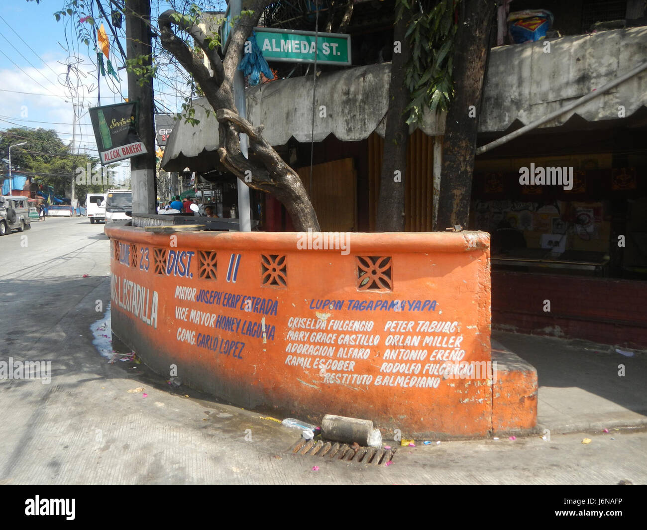 Tayuman Street in Tondo, Manila, is a busy area featuring the Santa ...