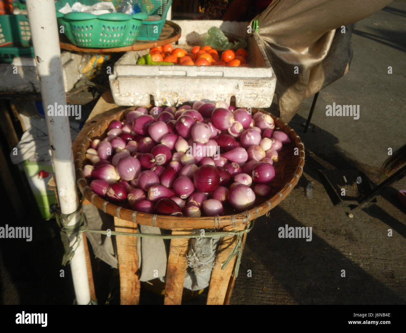This title refers to the New Pritil Public Market located in the Tondo ...