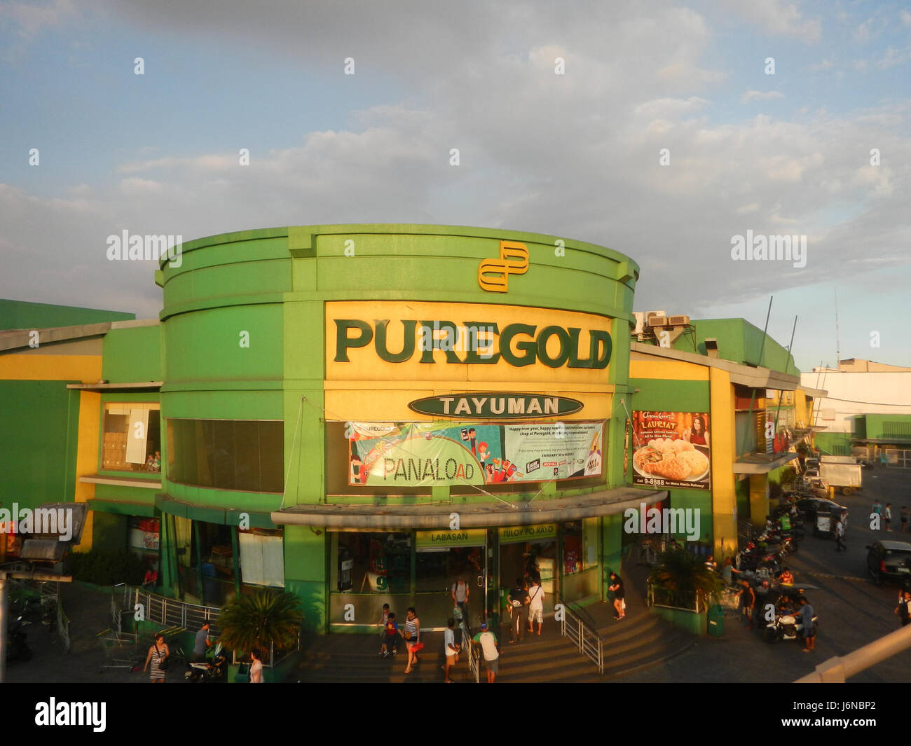 This entry details key locations in Tondo, Manila, including a ...