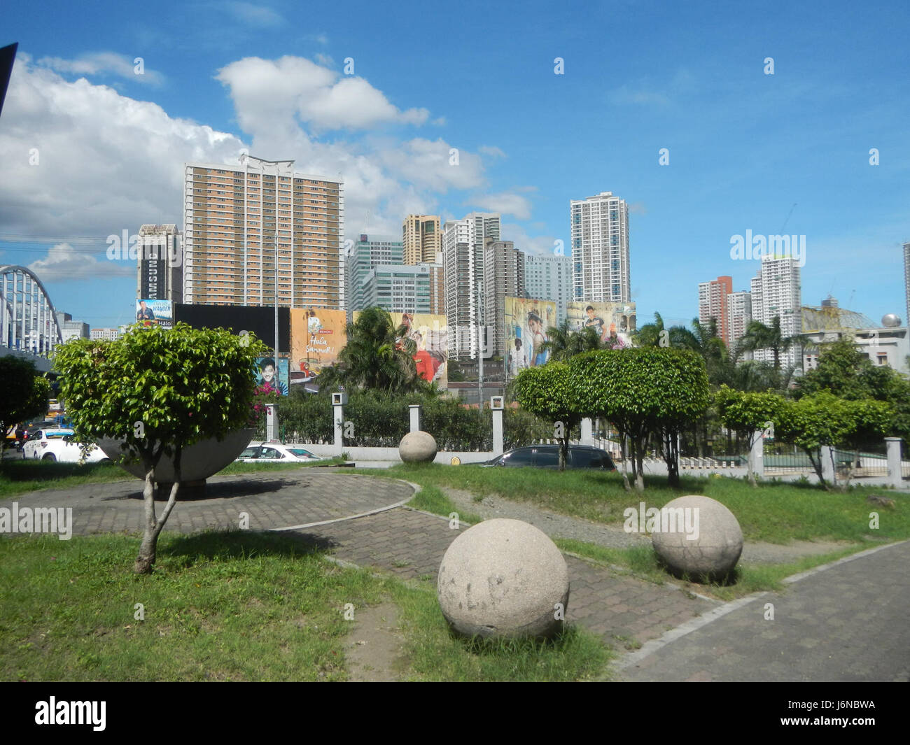 09586 Guadalupe Cloverleaf Interchange J P Rizal Cembo Station ...