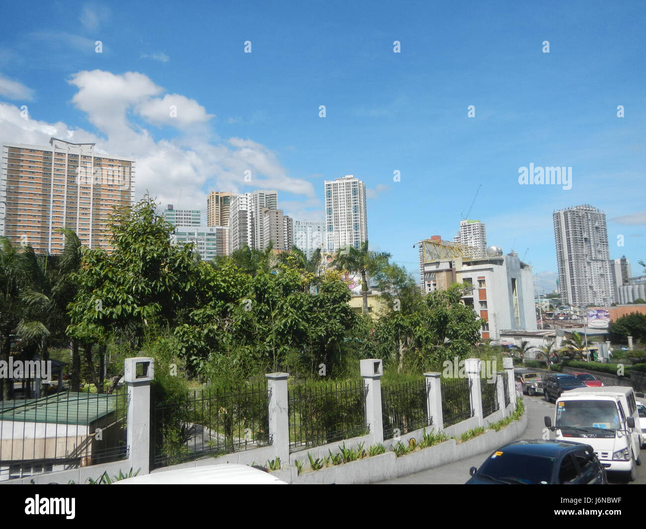 09586 Guadalupe Cloverleaf Interchange J P Rizal Cembo Station ...