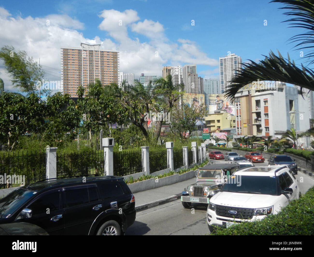 09586 Guadalupe Cloverleaf Interchange J P Rizal Cembo Station ...