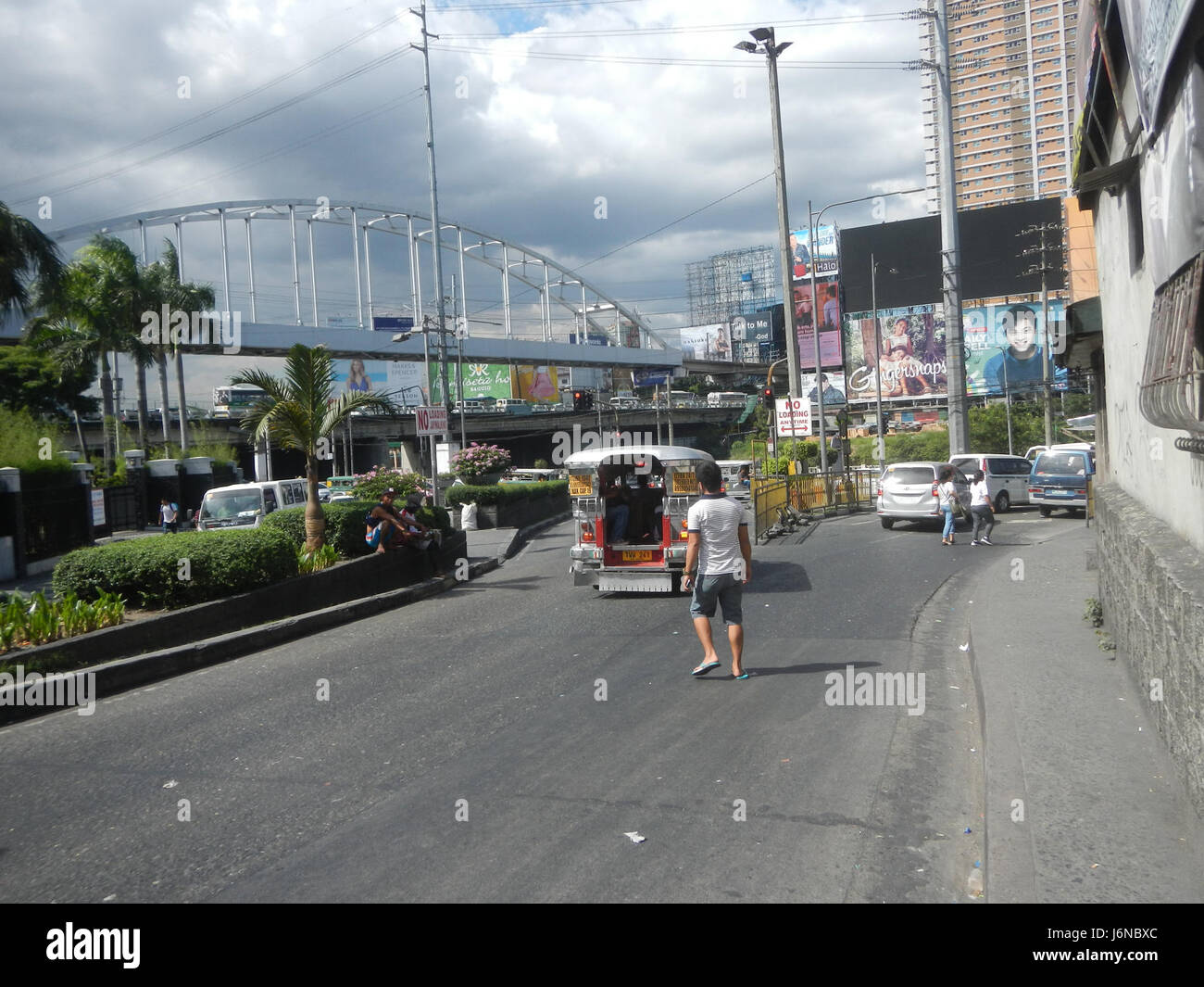 Cloverleaf interchanges hi-res stock photography and images - Alamy