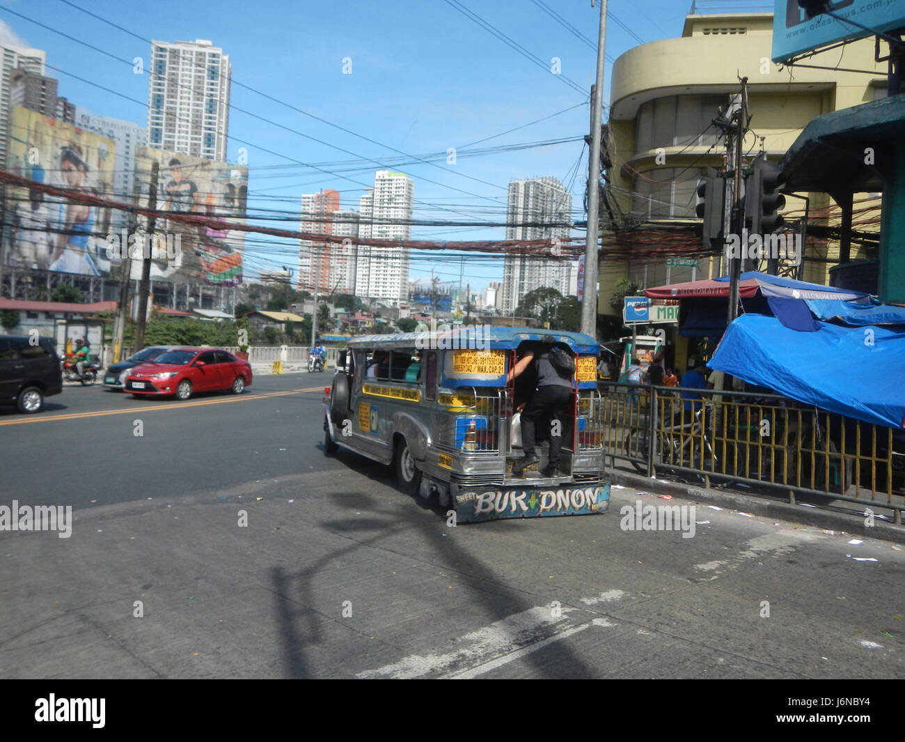 09586 Guadalupe Cloverleaf Interchange J P Rizal Cembo Station ...