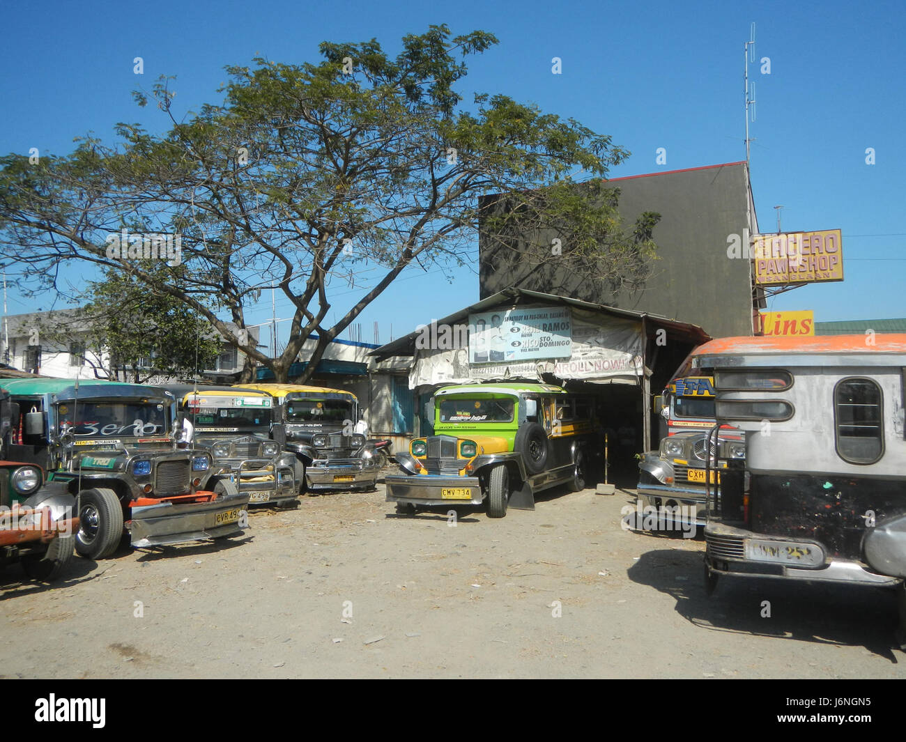 Jeepney terminal hi-res stock photography and images - Alamy