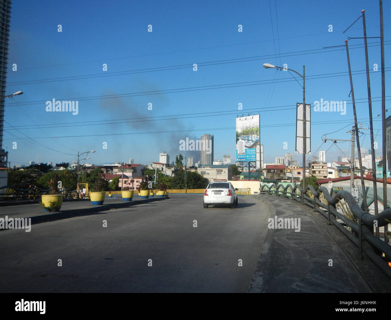 The image shows the Hulo Mini Park, located between Makati and ...