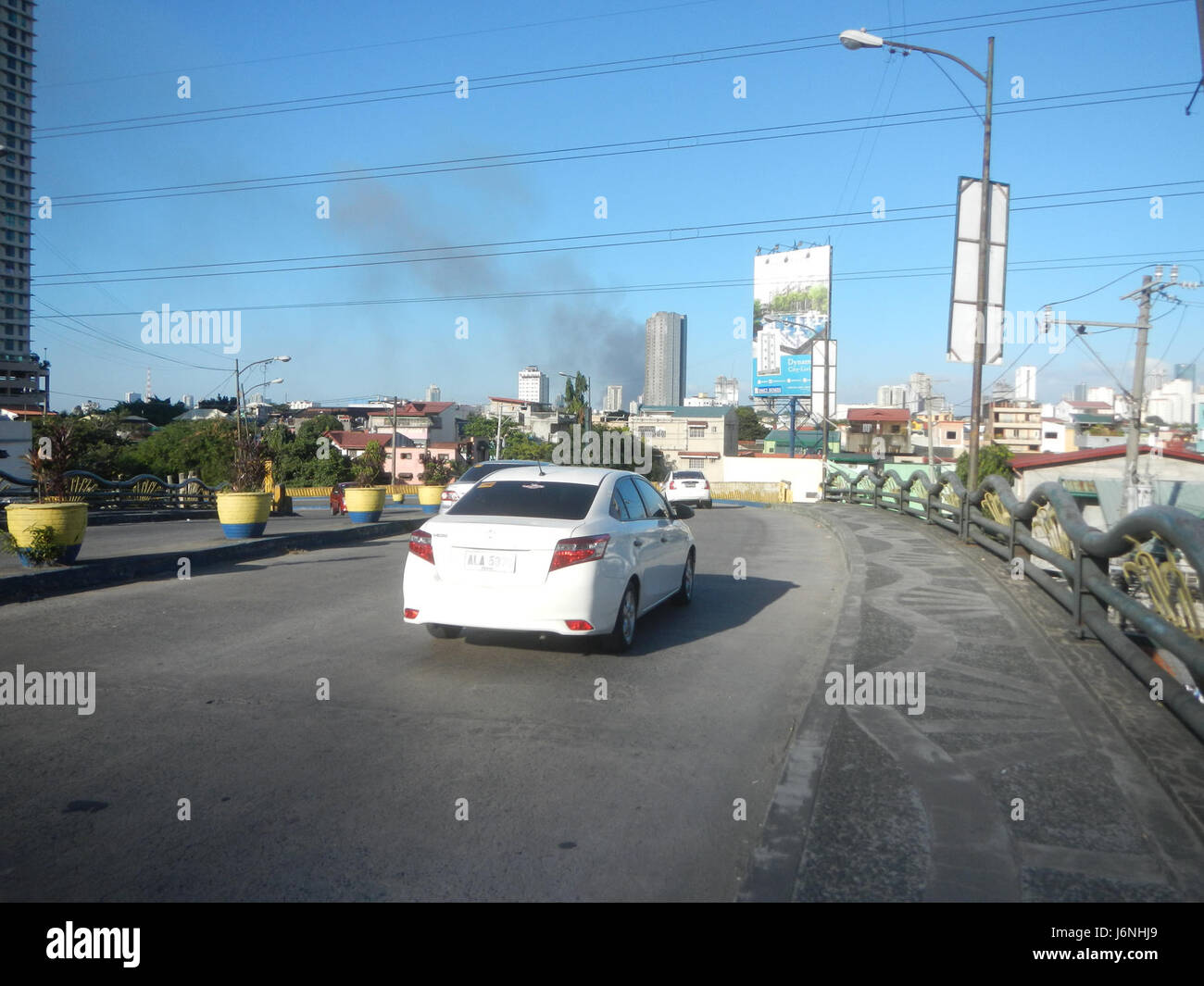 This image shows the Hulo Mini Park near the bridge connecting Makati ...