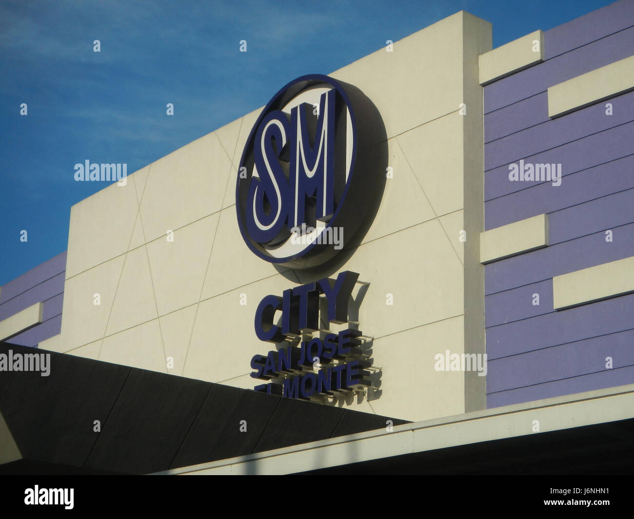 The exterior of SM City San Jose Del Monte in Bulacan, Philippines ...
