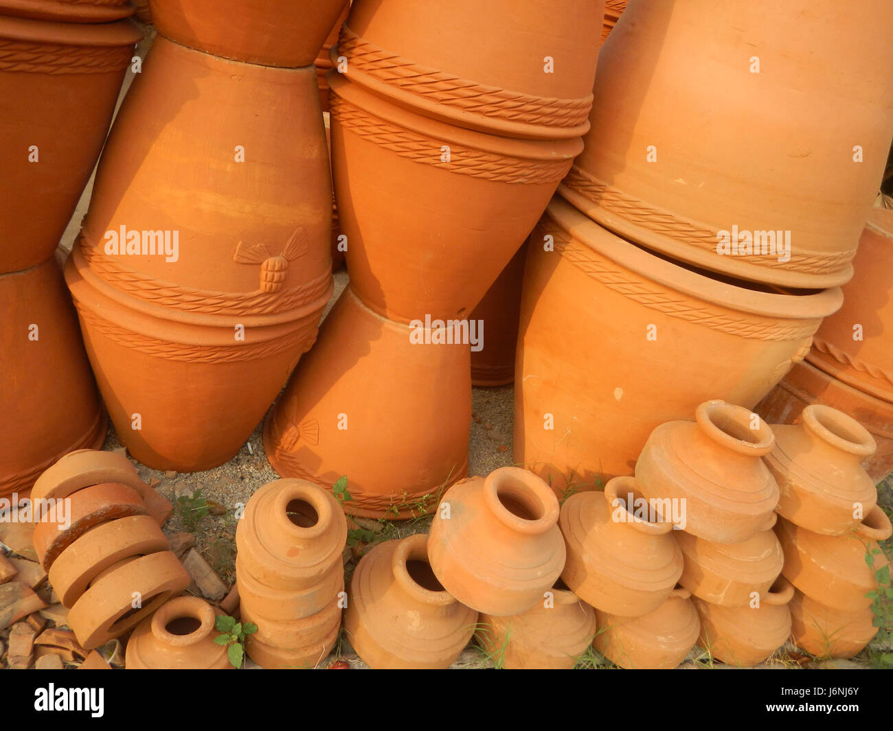 07811 Pottery in the Philippines in the Garden City of Guiguinto ...