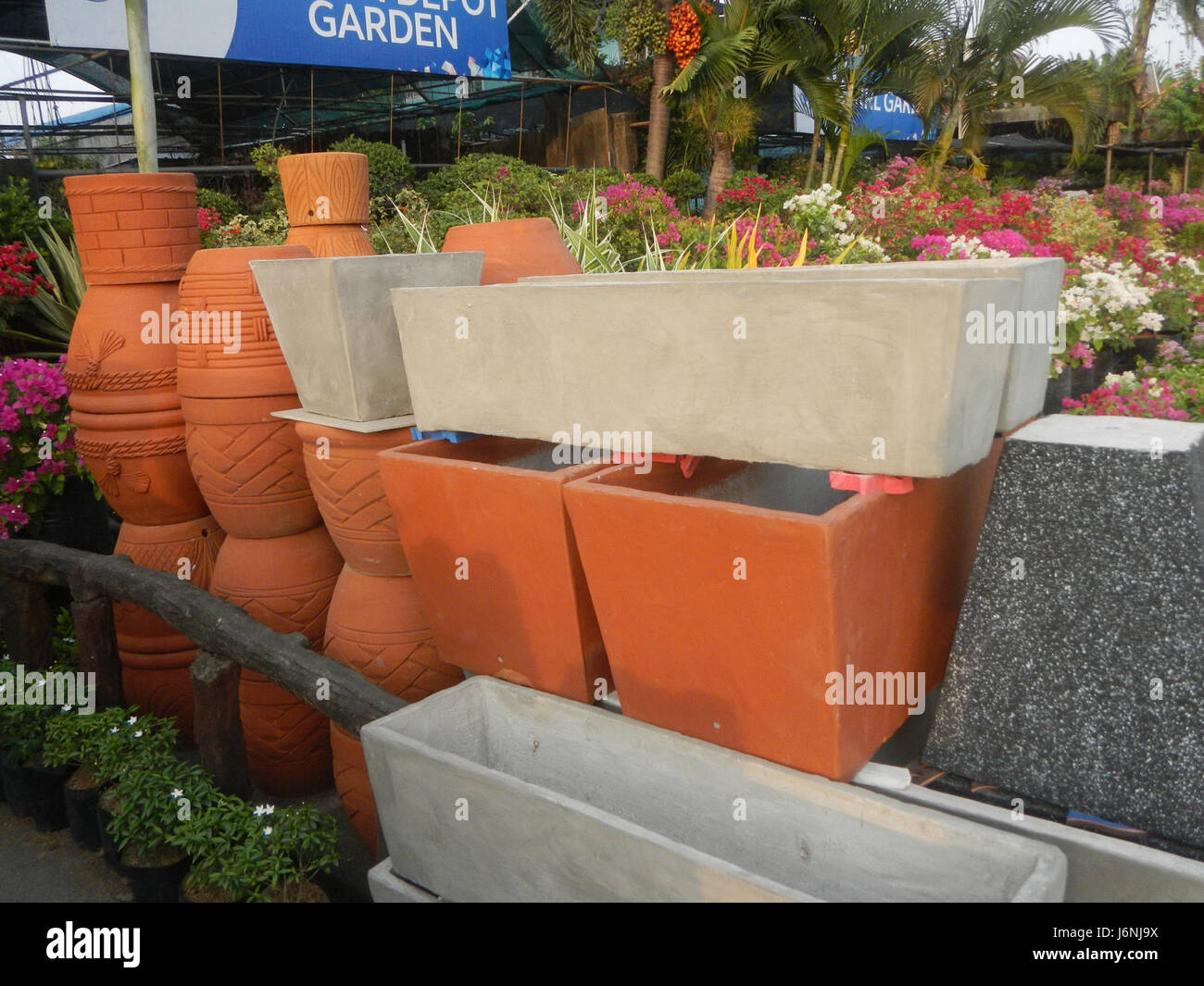 Philippine pottery hi-res stock photography and images - Alamy