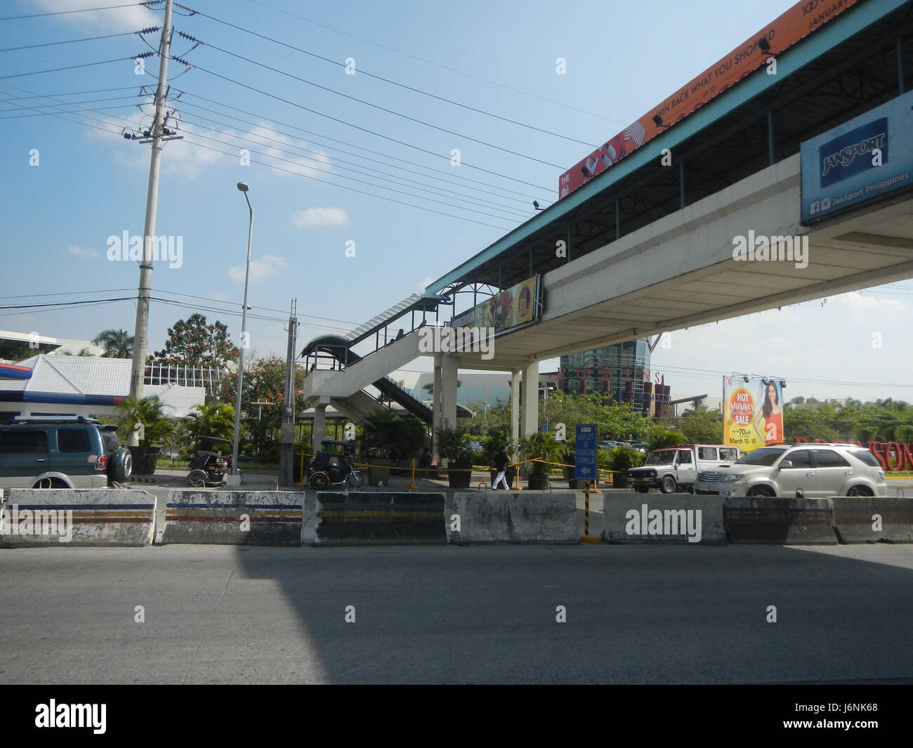 08582 San Fernando Exit Interchanges SM Robinsons Footbridge Expressway ...