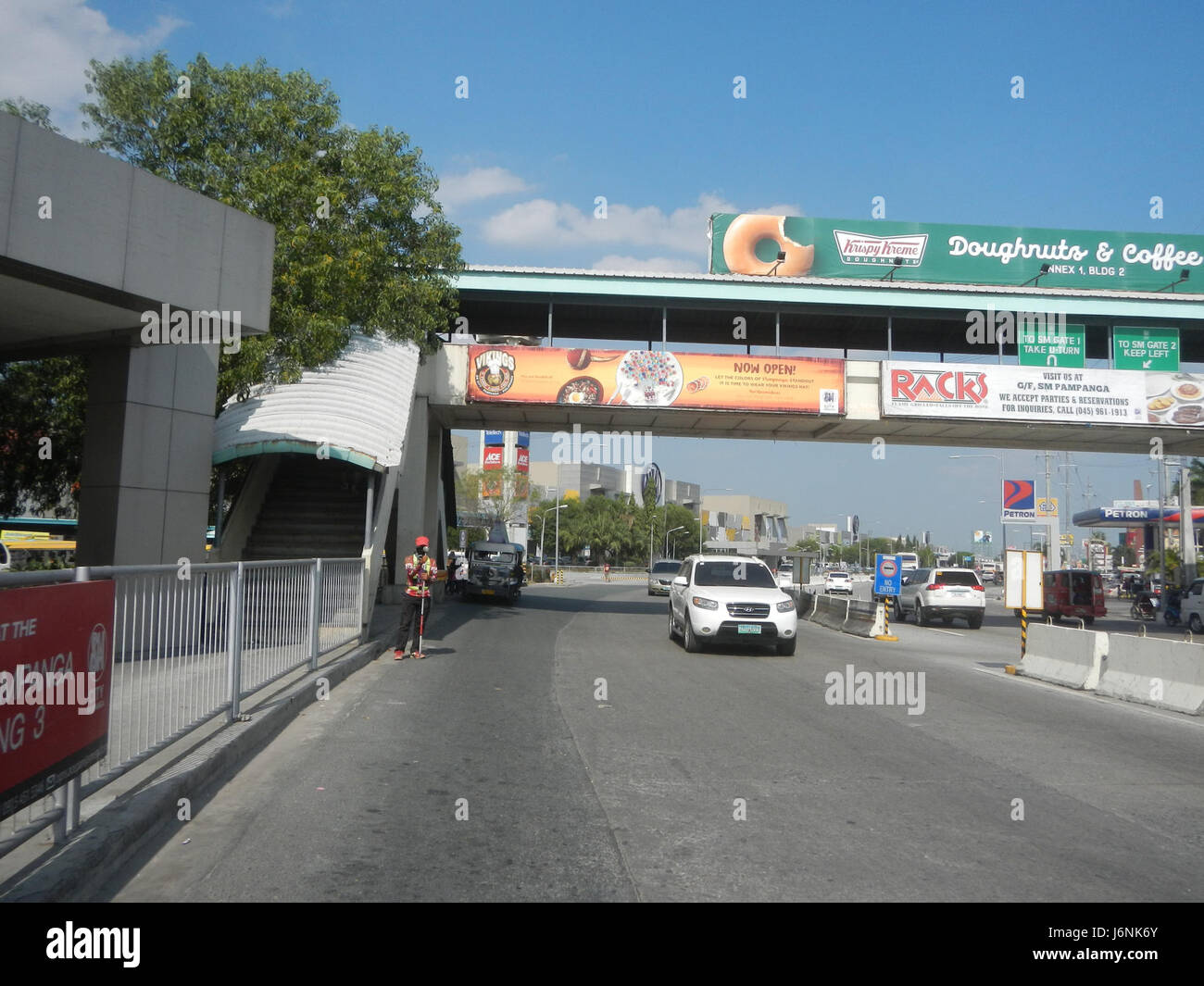 This image shows the San Fernando Exit Interchanges and SM Robinsons ...