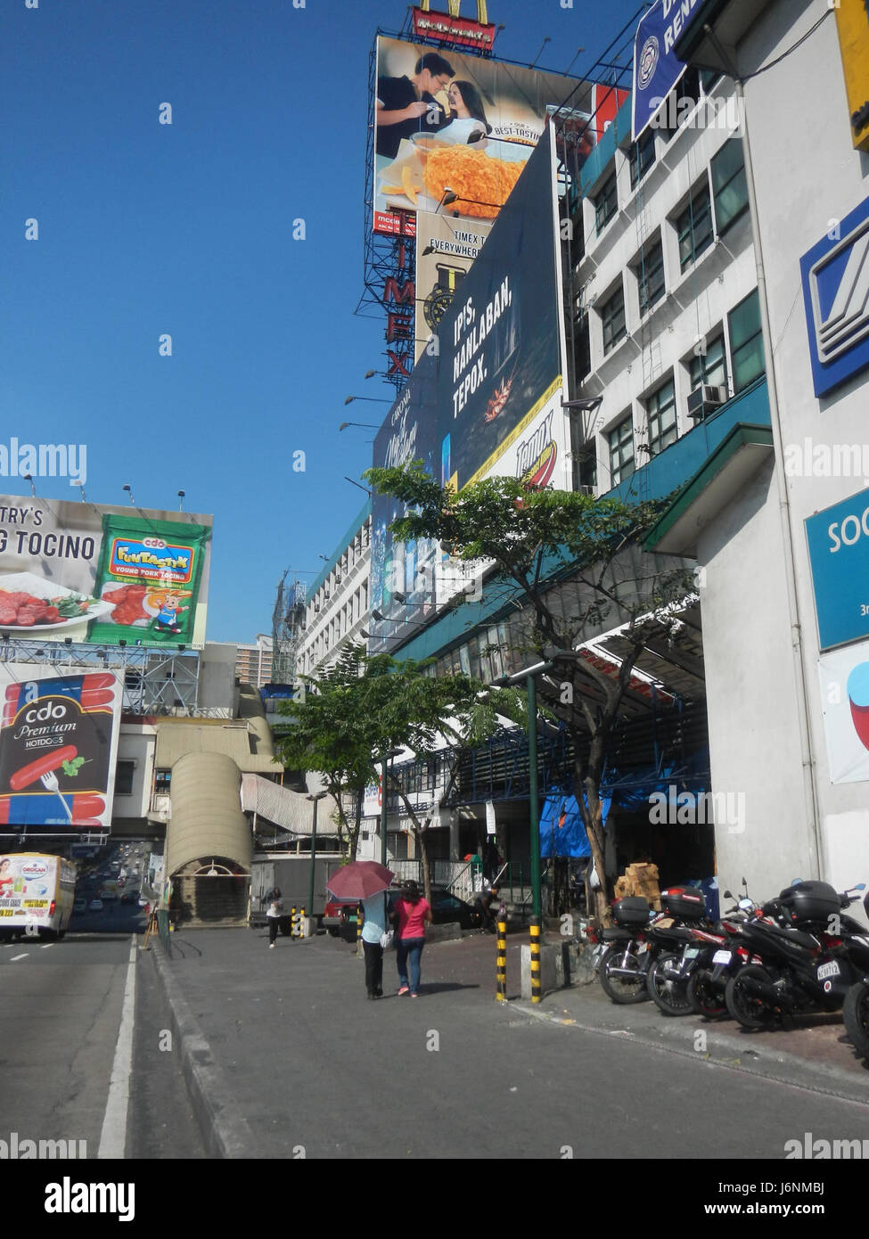 The Social Security System (SSS) building is located in the Guadalupe ...
