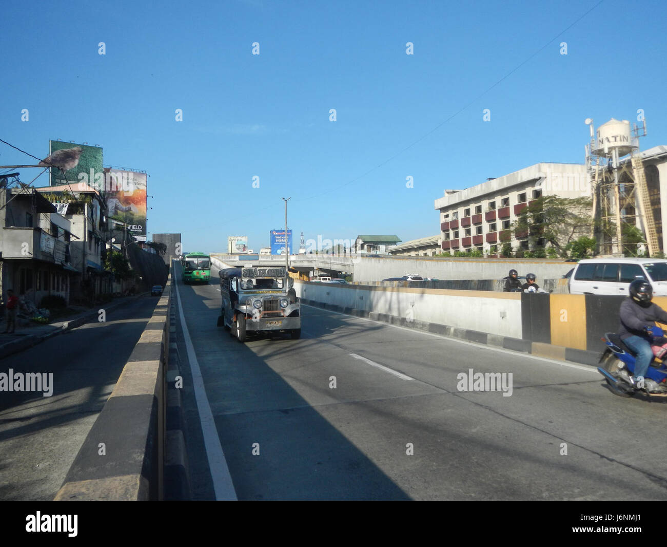 0565 East Rembo Pedestrian Footbridge Circumferential Road 32 Kalayaan ...