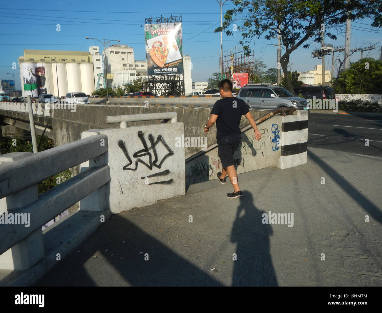 0831 Circumferential Road 10 Highway Boundary Pasig Makati Bridge River ...