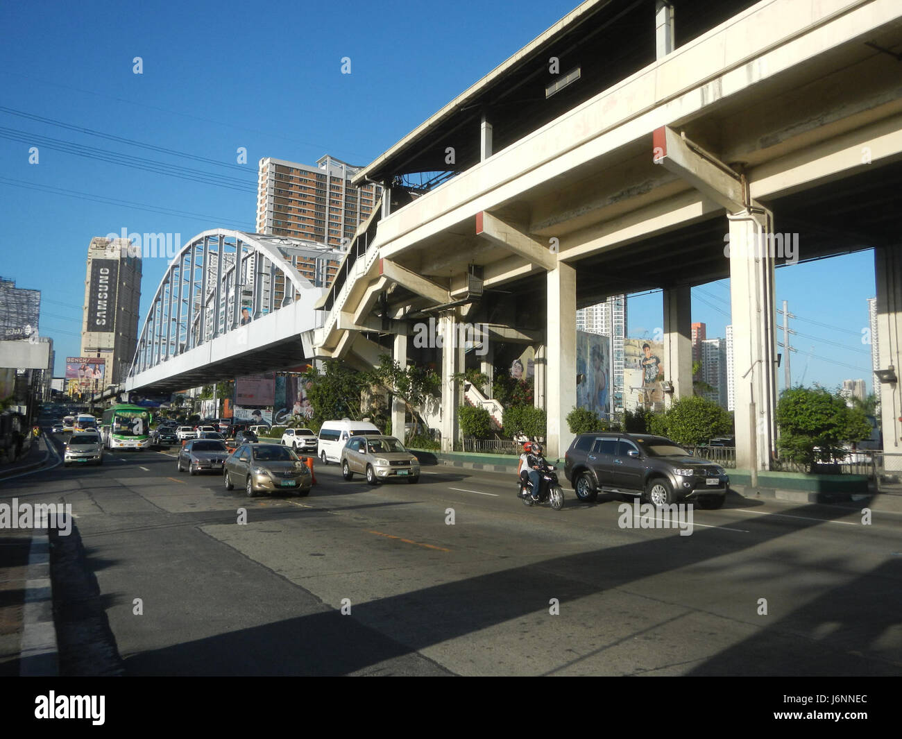 09502 J. P. Rizal Avenue MRT Guadalupe Bridge Viejo Poblacion Guadalupe ...