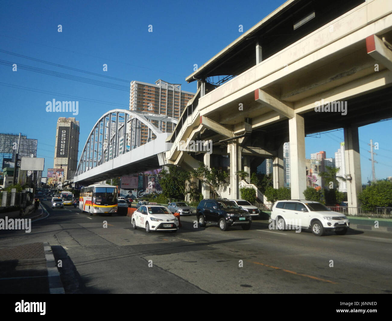 09502 J. P. Rizal Avenue MRT Guadalupe Bridge Viejo Poblacion Guadalupe ...