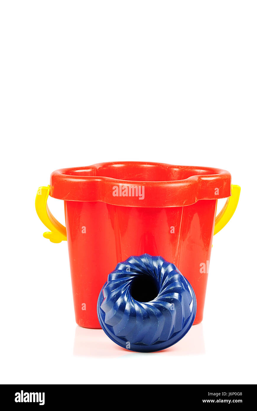 red bucket 1 Stock Photo - Alamy