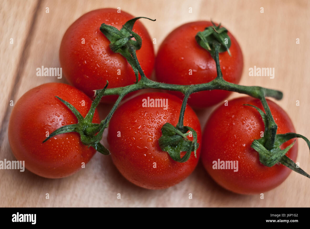 wet vegetable tomatoes tomatos juicy work disk water drop waterdrop ...