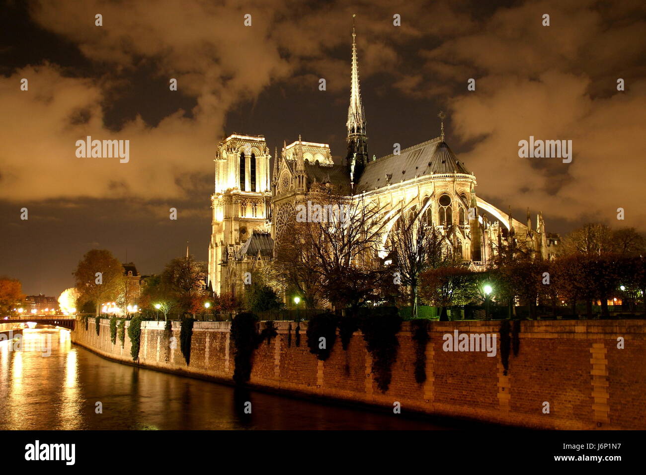 church night nighttime cathedral paris france quotnotre damequot ...