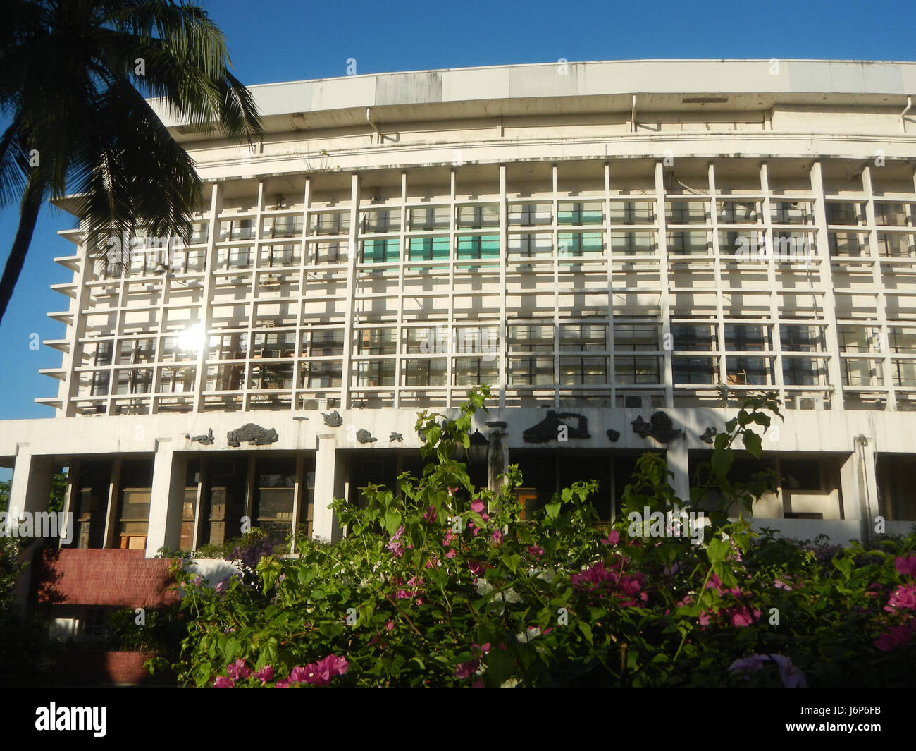 09607 Makati City Halls Quadrangle Complex Jose Rizal monument 07 Stock ...