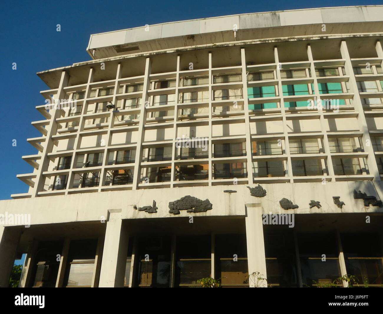 09607 Makati City Halls Quadrangle Complex Jose Rizal monument 19 Stock ...