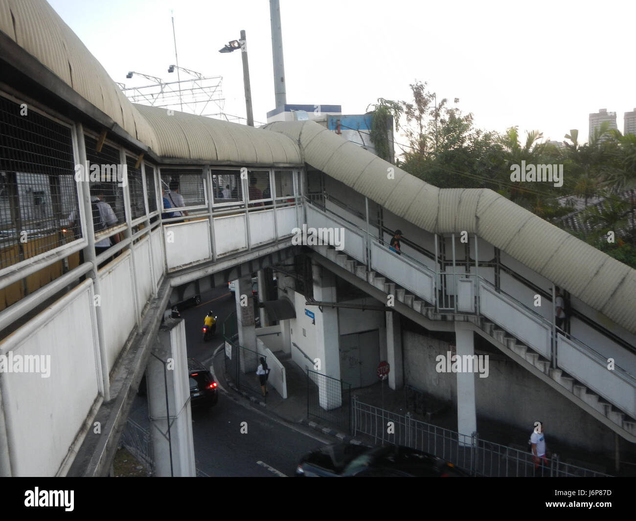 Buendia mrt station hi-res stock photography and images - Alamy