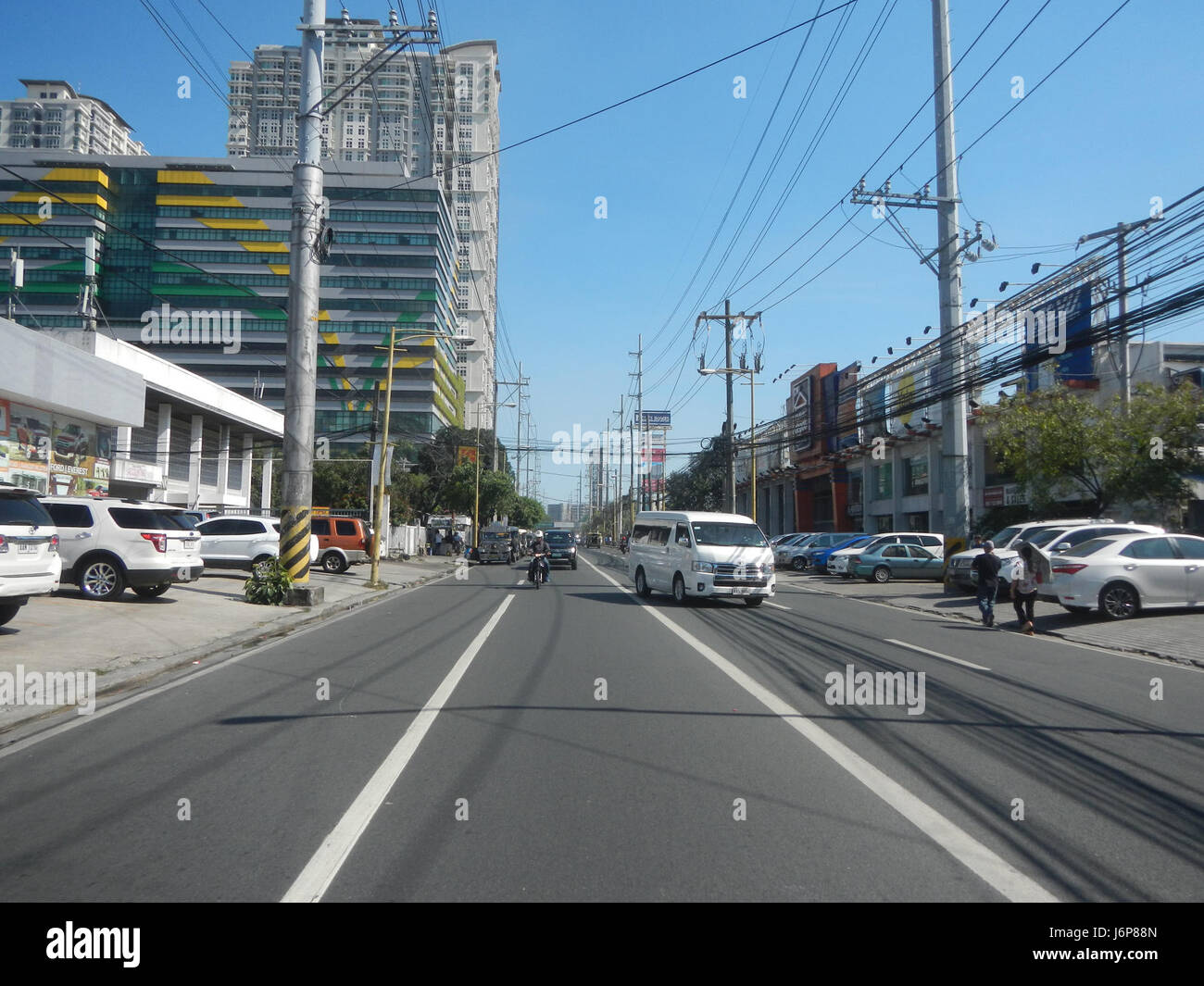 Magallanes mrt station hi-res stock photography and images - Alamy