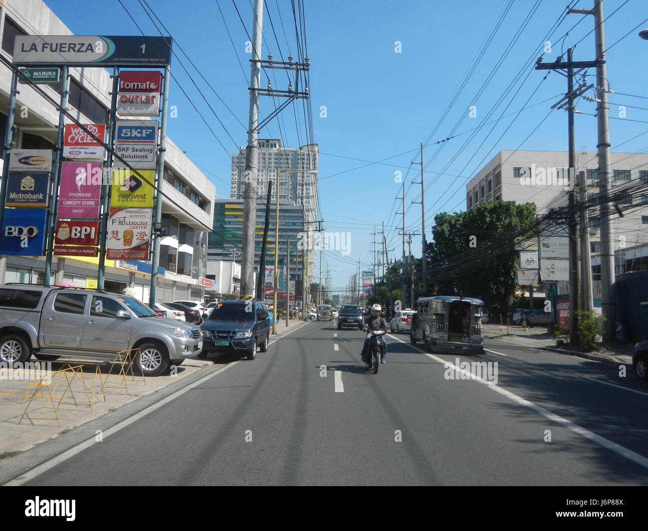 The Magallanes Interchange MRT Station, located along Chino Roces ...