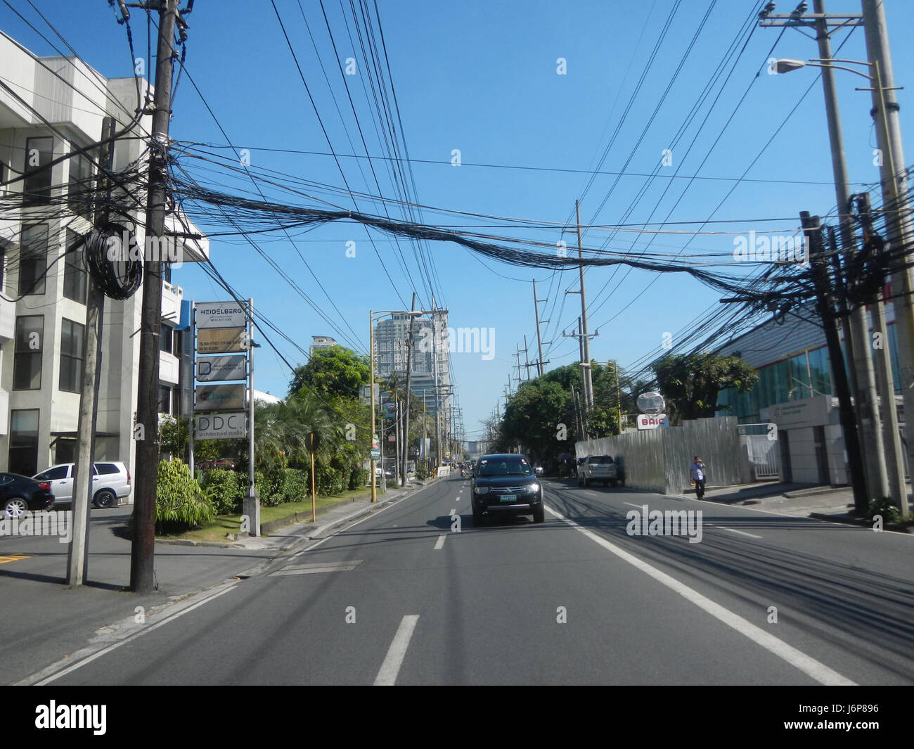 Magallanes mrt station hi-res stock photography and images - Alamy