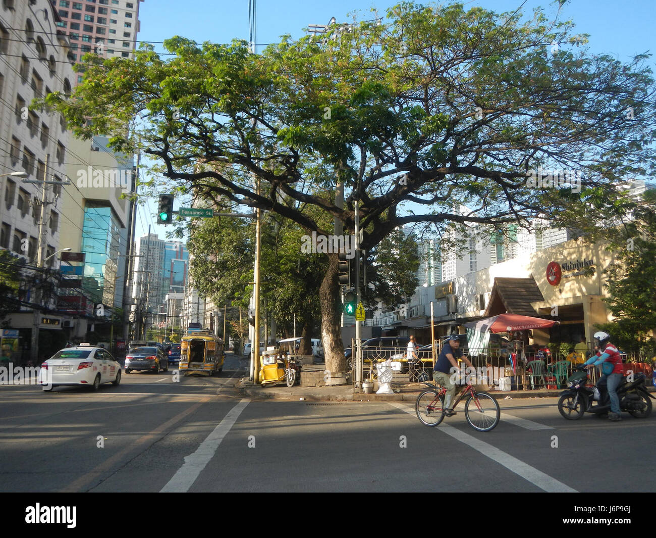 Chino Roces Avenue is a major road in Makati City, Metro Manila. The ...