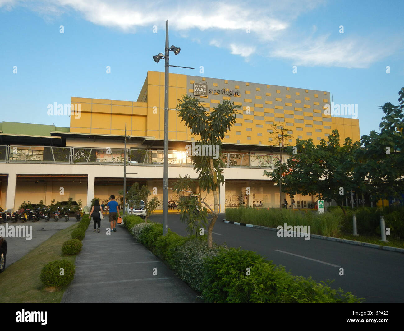 07935 Exterior of Circuit Lane Ayala Malls Circuit Carmona Makati 12 ...