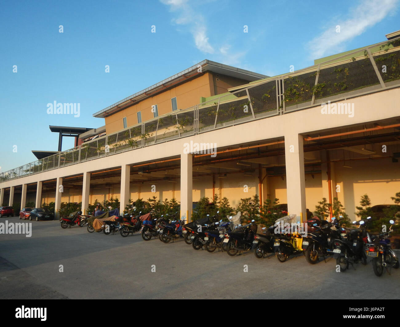 07935 Exterior of Circuit Lane Ayala Malls Circuit Carmona Makati 18 ...