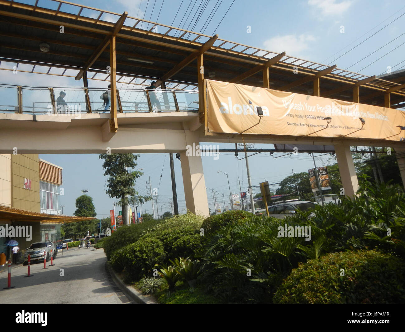 09821 Angeles Exit Trumpet Interchange Toyota Footbridge Marquee Mall ...