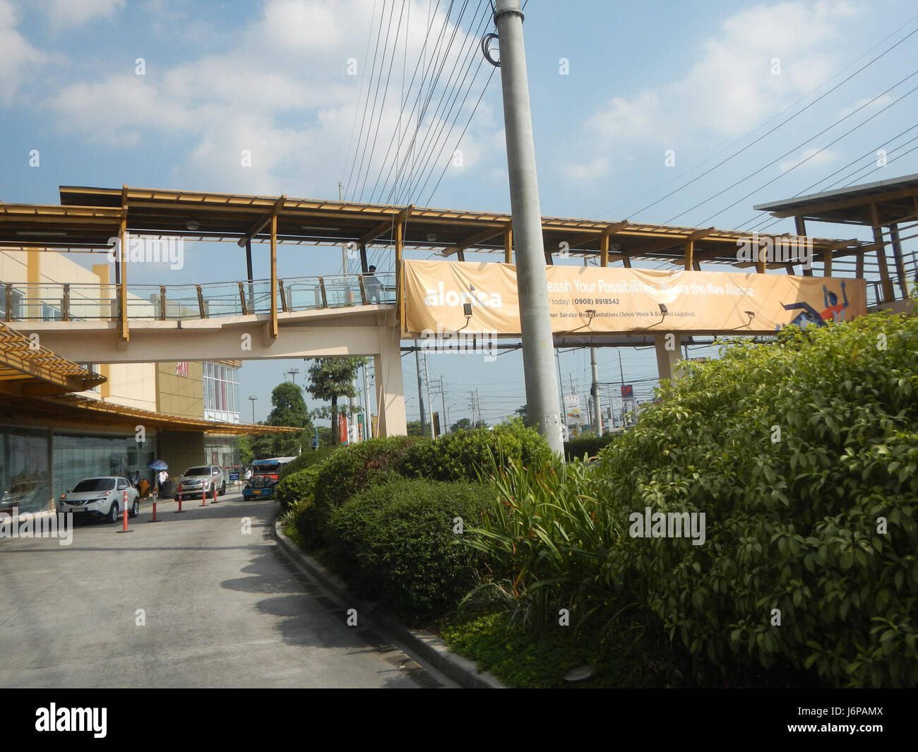 09821 Angeles Exit Trumpet Interchange Toyota Footbridge Marquee Mall ...