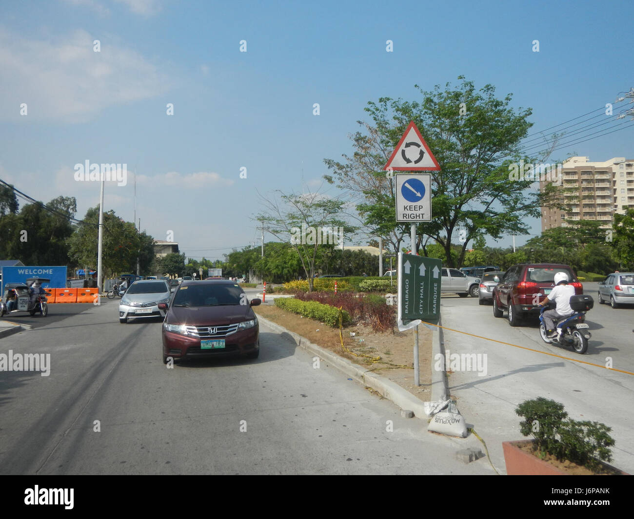 This image illustrates the traffic interchange in Angeles, highlighting ...